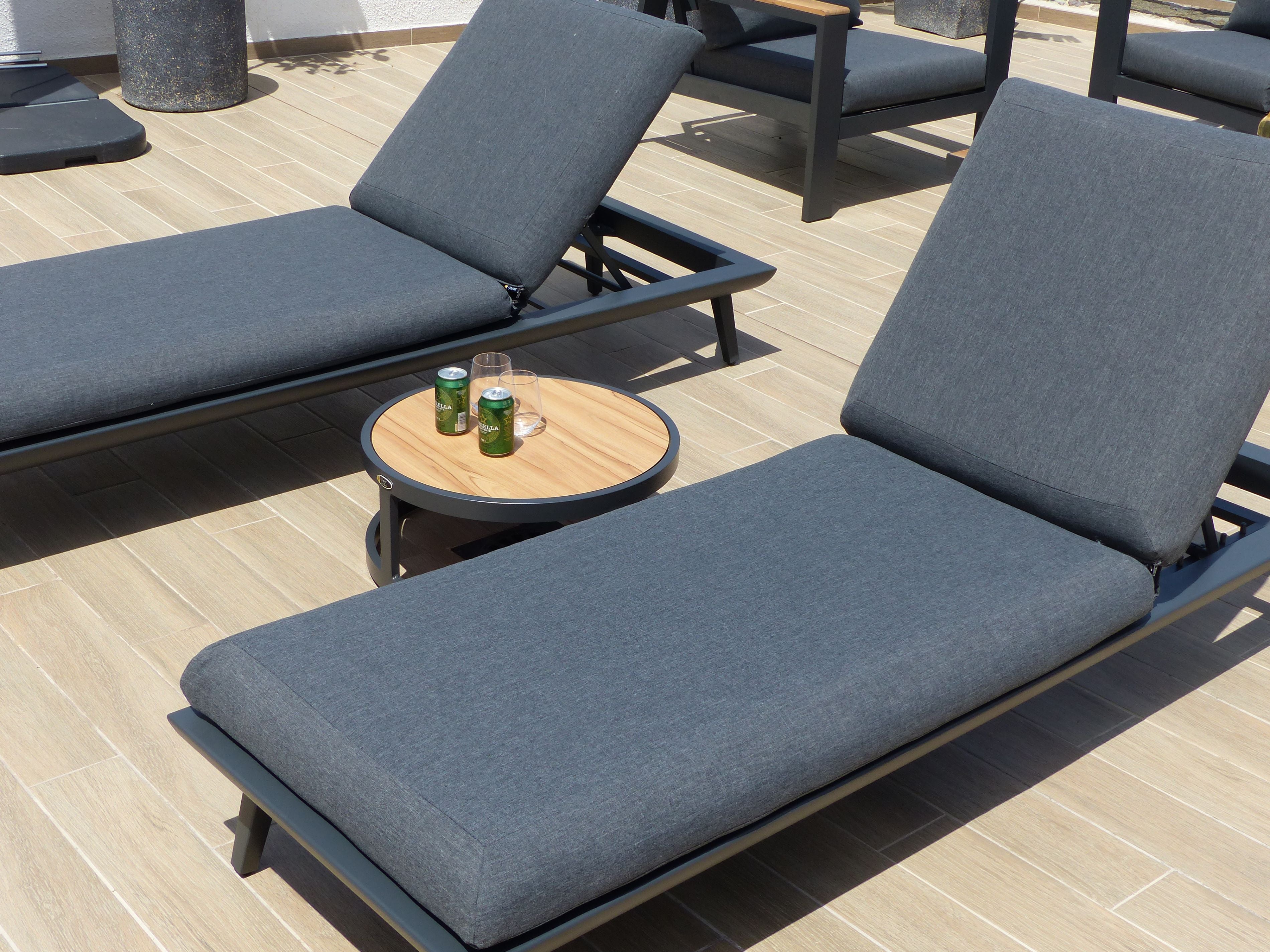 Sunlounger Styles: Finding the Right One for Your Garden Retreat ...